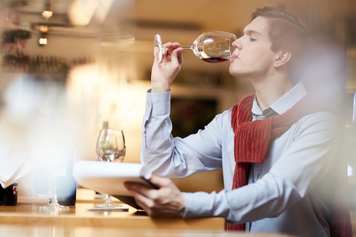How to Taste Red Wine Like a Pro: 6 Tips to Follow – Ralph's Wines and ...
